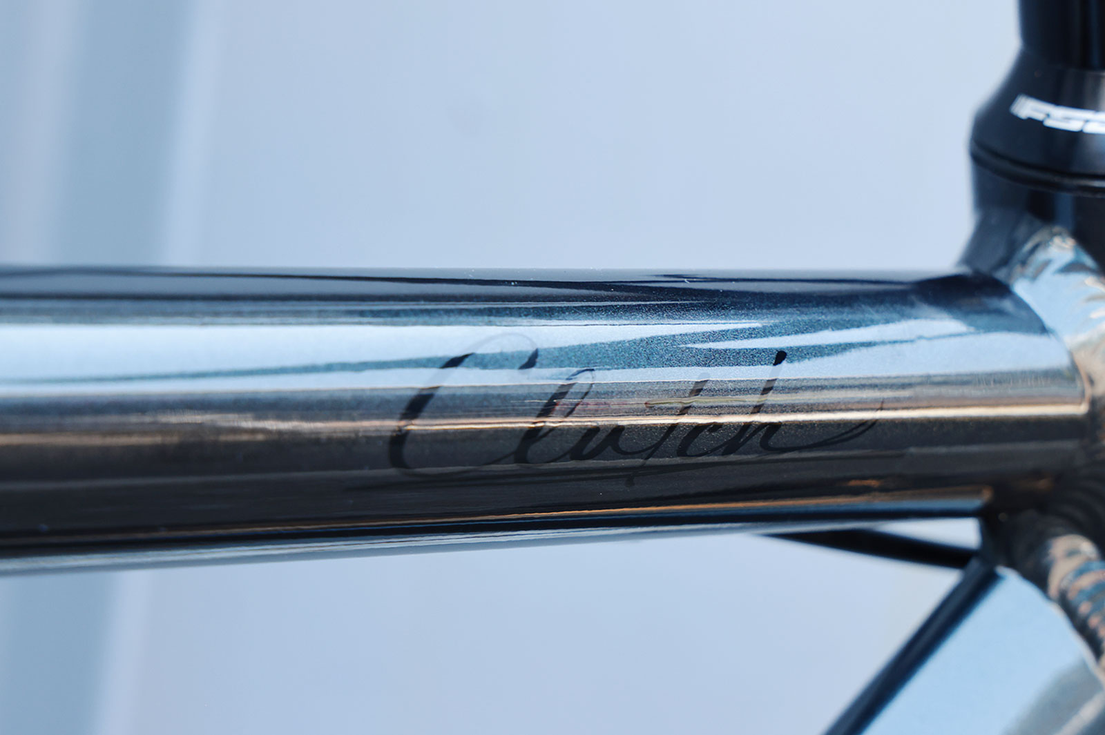 【Limited Color】~Roji Bikes 限定カラーシリーズ第六弾~ 多彩なファッショニスタ「CLUTCH」より登場！ Tern ...